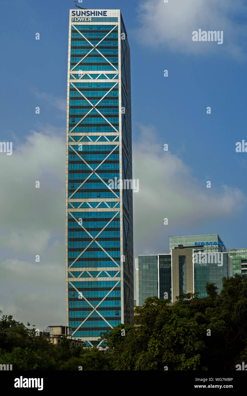 Contemporary office building mumbai hi-res stock photography and images ...
