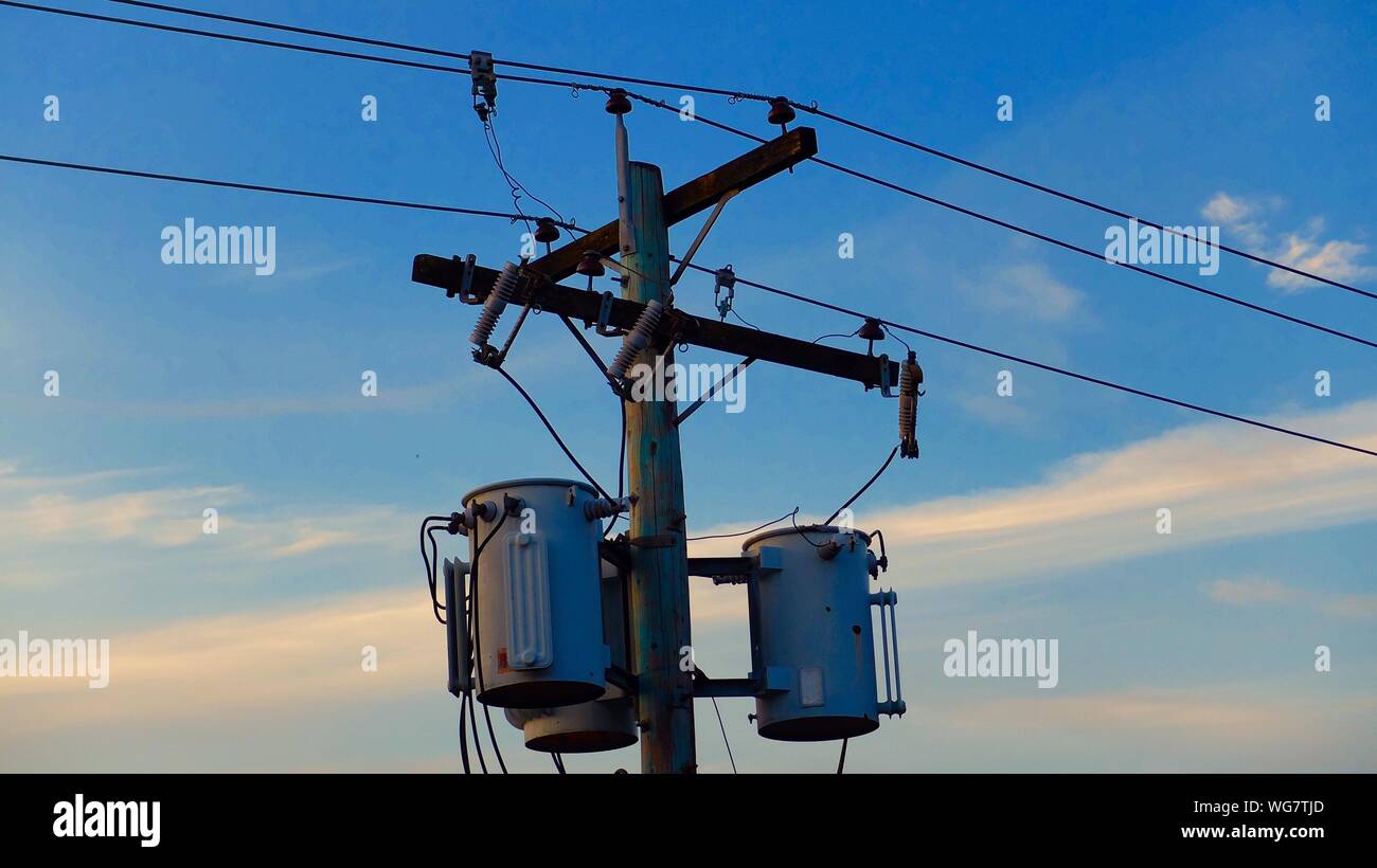 Step up transformers hi-res stock photography and images - Alamy
