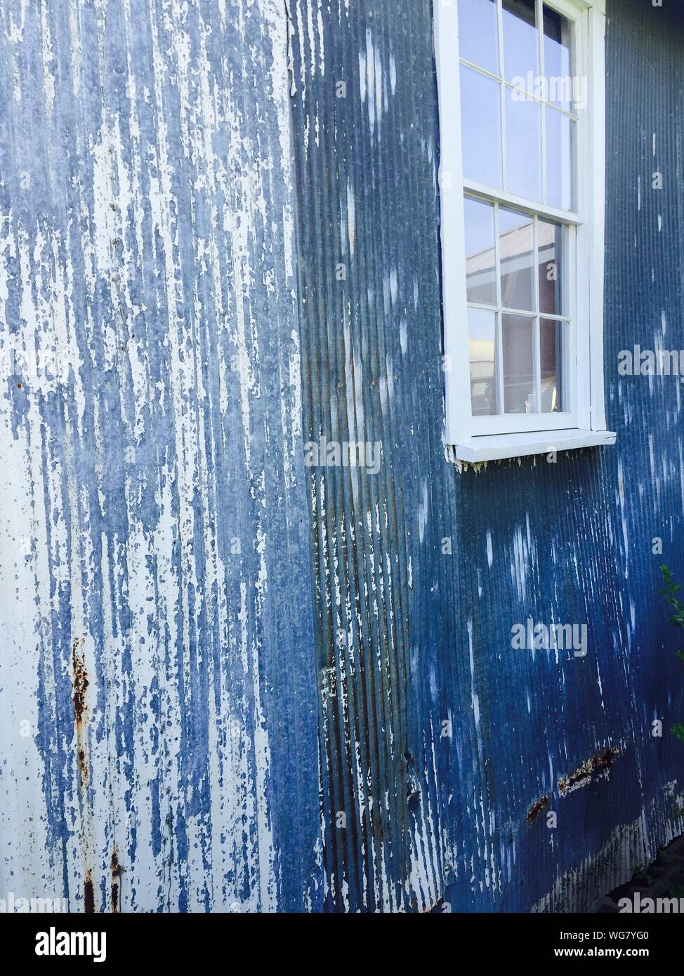 Old blue window hi-res stock photography and images - Alamy