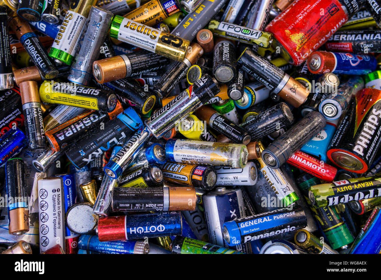 Old used discarded aa cells hi-res stock photography and images - Alamy