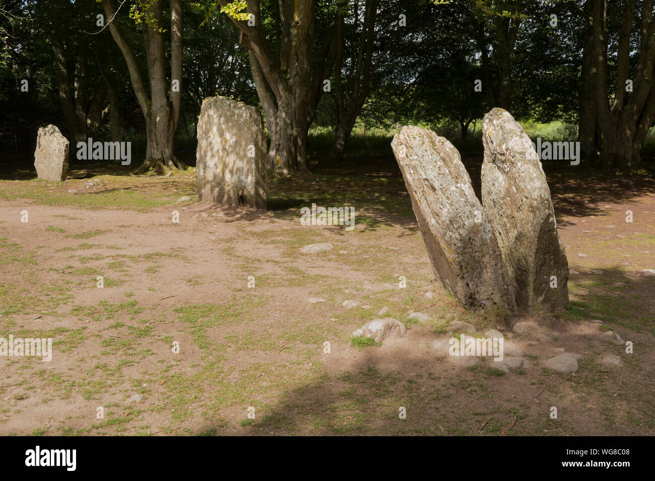 Standing stones at Balnuaran of Clava (Bronze Age necropolis). East of ...