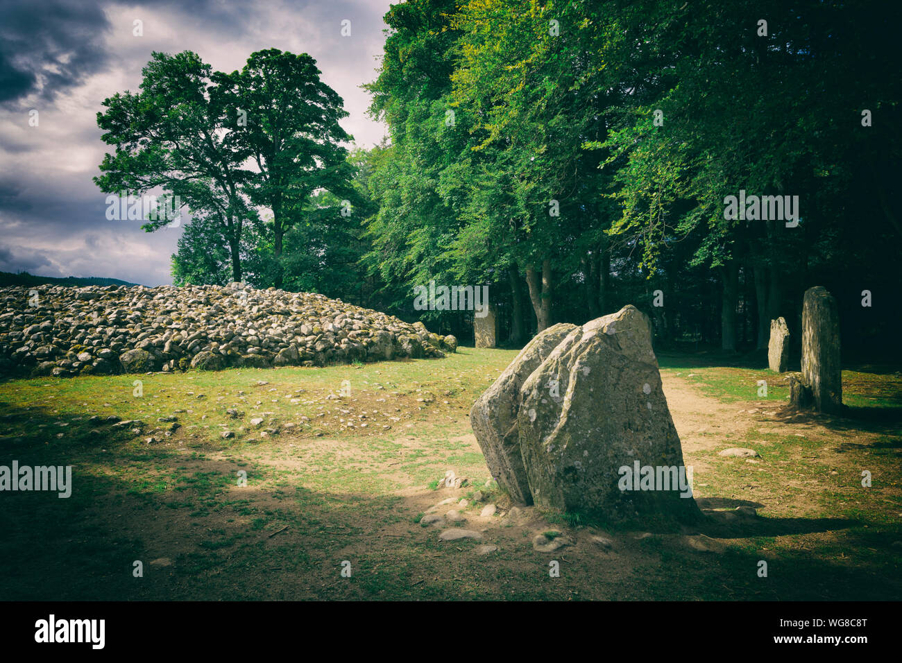 Clava cairns circle hi-res stock photography and images - Alamy