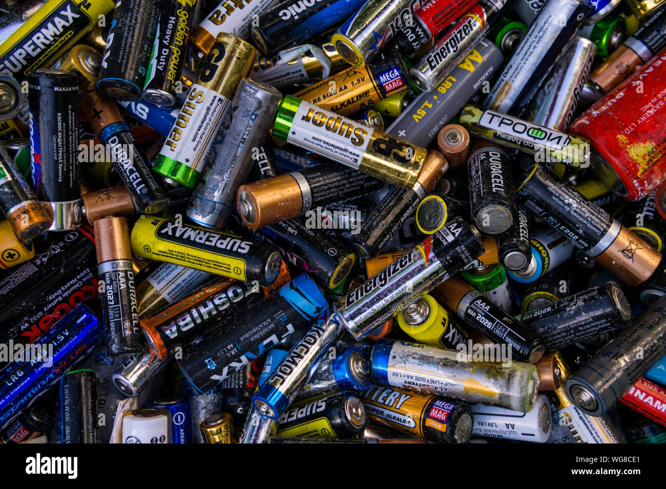 Old used discarded aa cells hi-res stock photography and images - Alamy