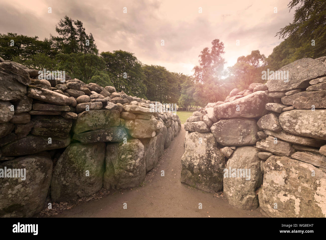 Clava cairns (Bronze Age circular chamber tomb cairn) at Balnuaran of ...