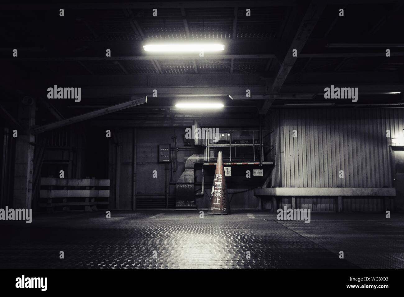 Factory Lighting Ceiling High Resolution Stock Photography and Images ...