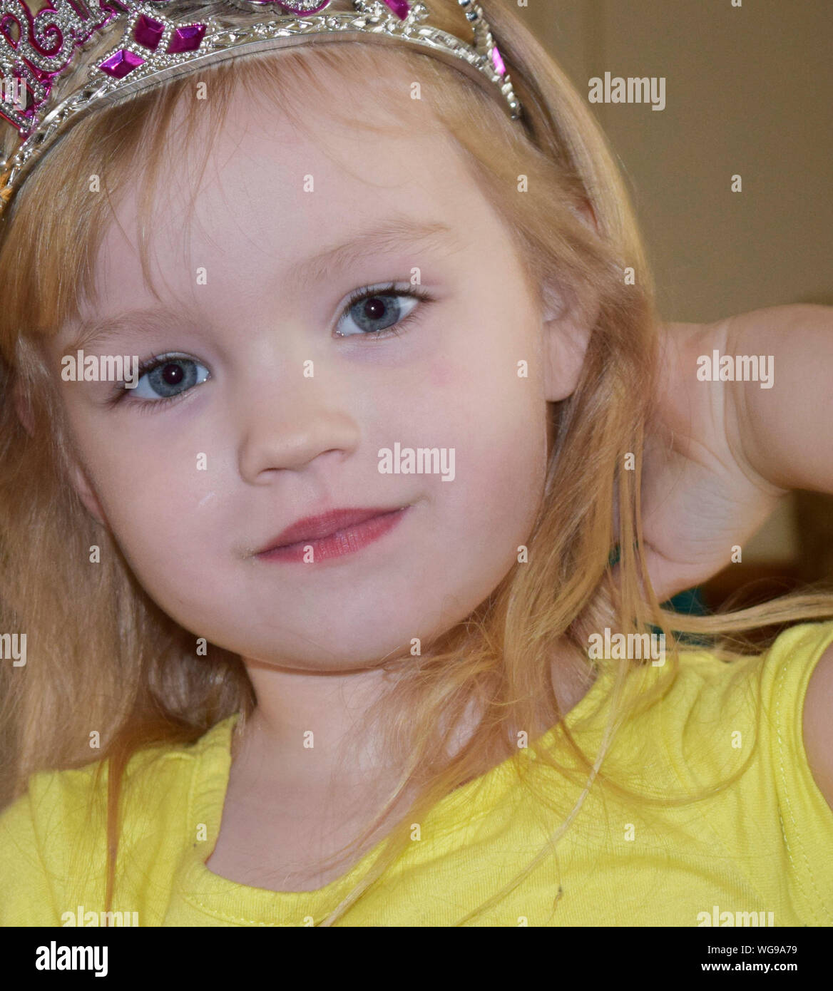 Blond princess hi-res stock photography and images - Alamy