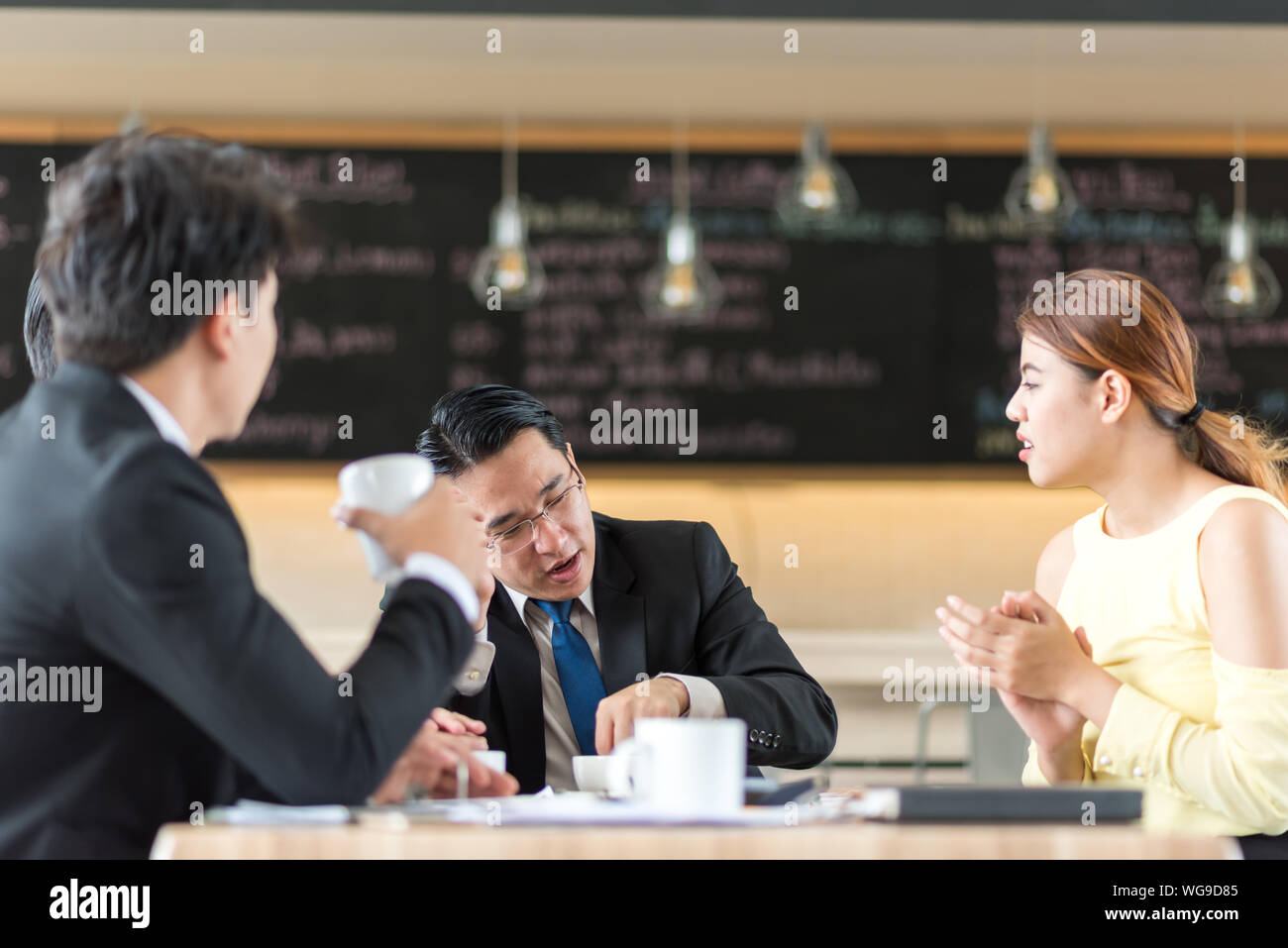 Restaurant business meeting hi-res stock photography and images - Alamy