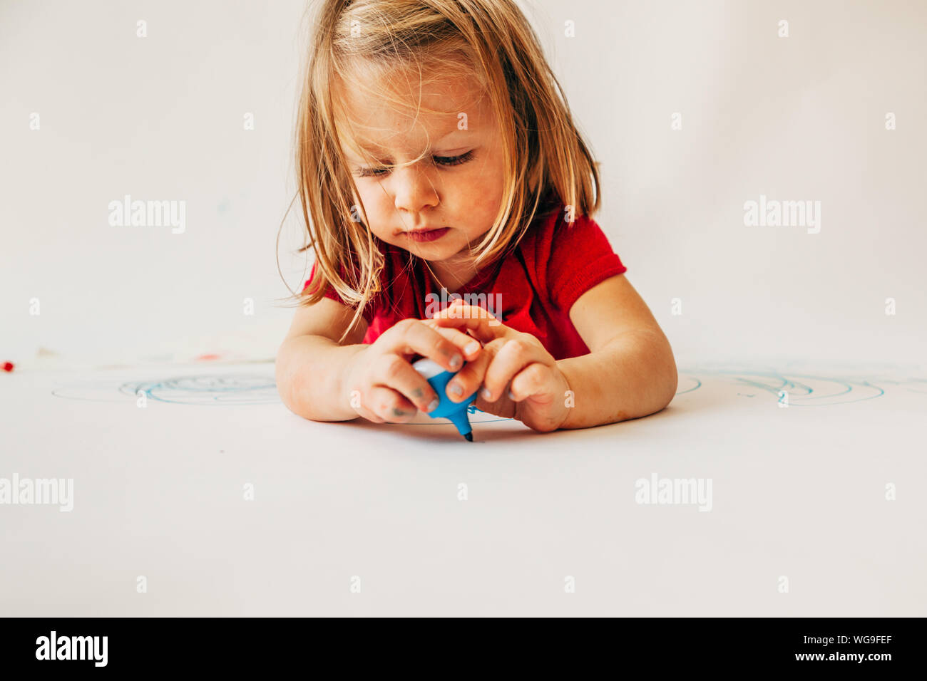 Children drawing floor hi-res stock photography and images - Alamy