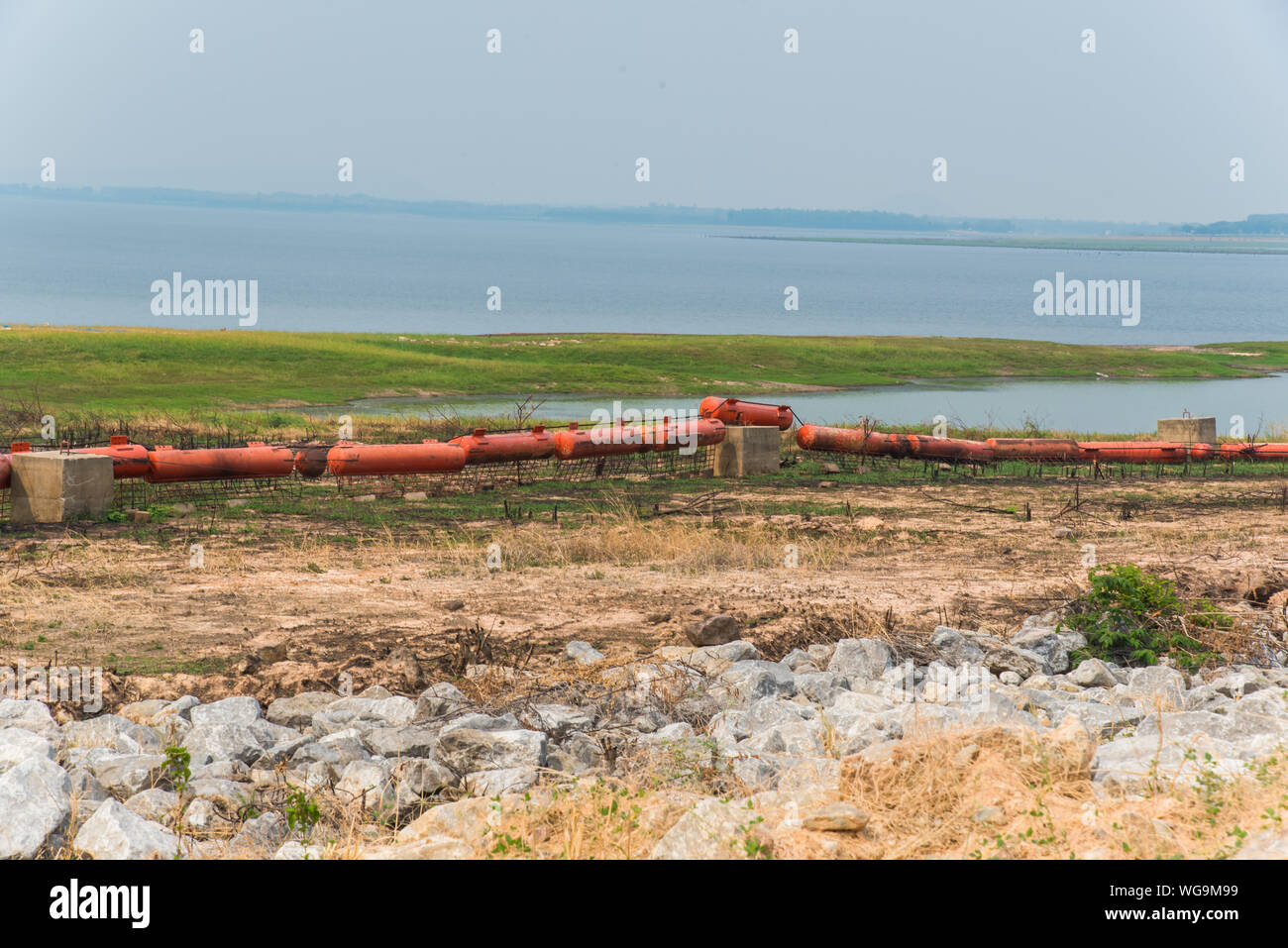 Pipeline to sea hi-res stock photography and images - Alamy