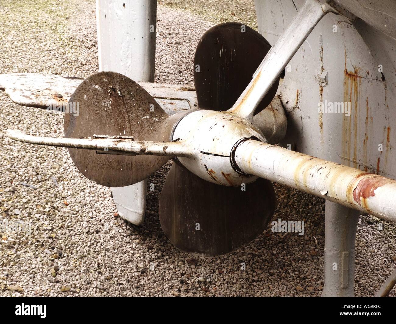 Rusty boat propeller hi-res stock photography and images - Alamy