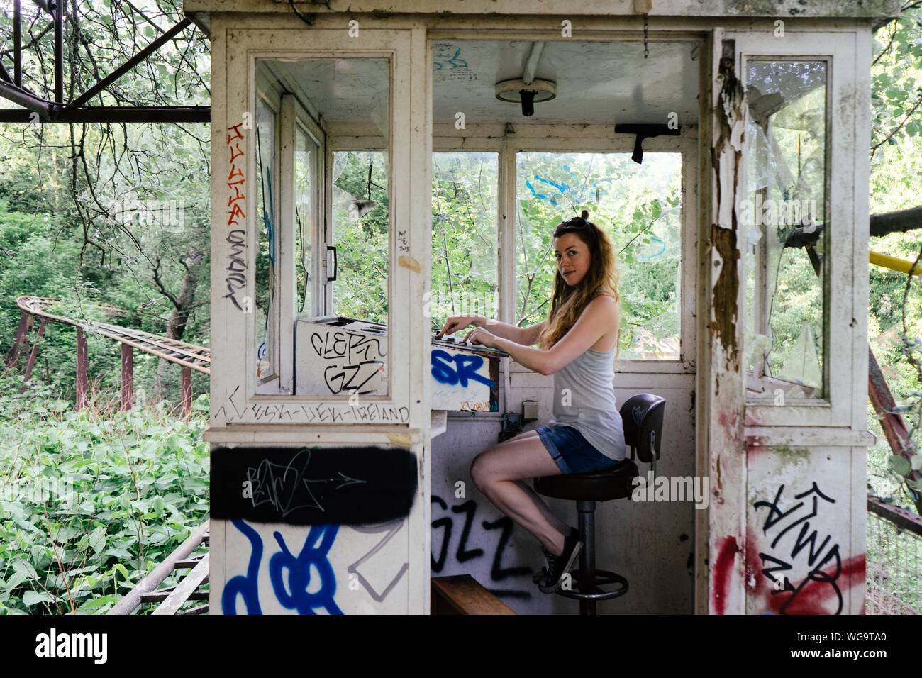 Operator panel hi-res stock photography and images - Alamy