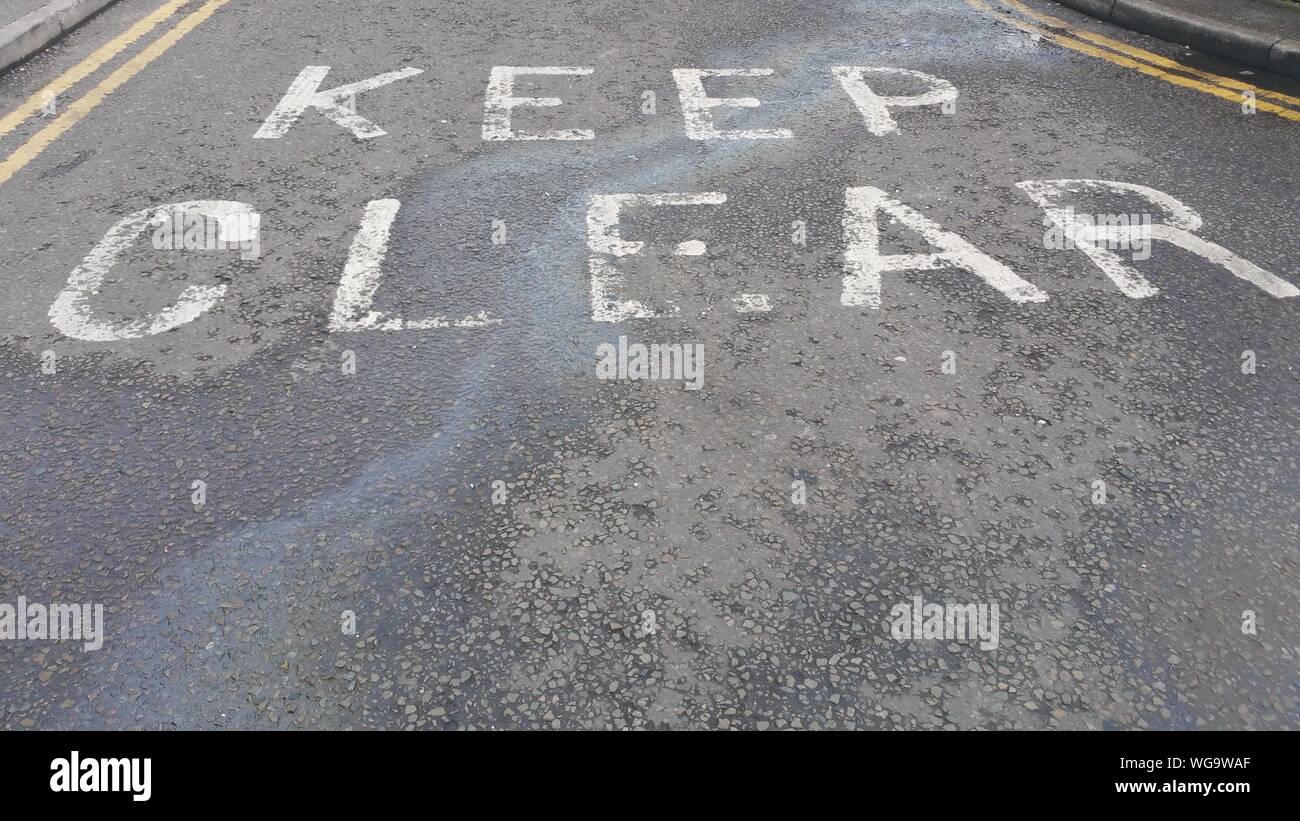 Keep clear road hi-res stock photography and images - Alamy