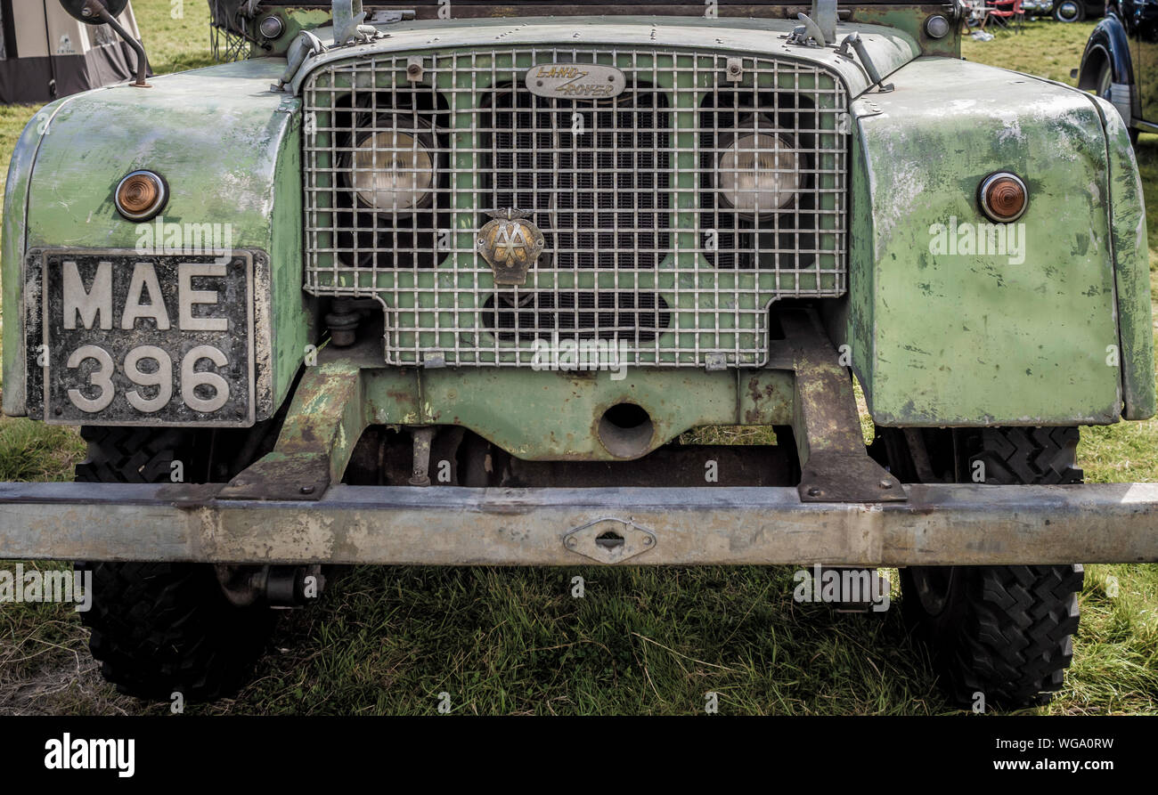 Front of Land Rover Series 1 vintage car Stock Photo - Alamy