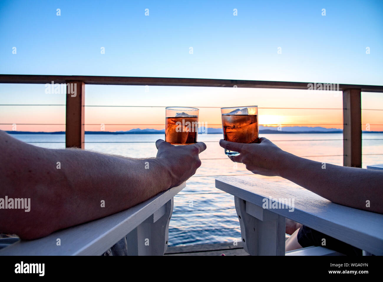 Two men drinking whiskey hi-res stock photography and images - Alamy