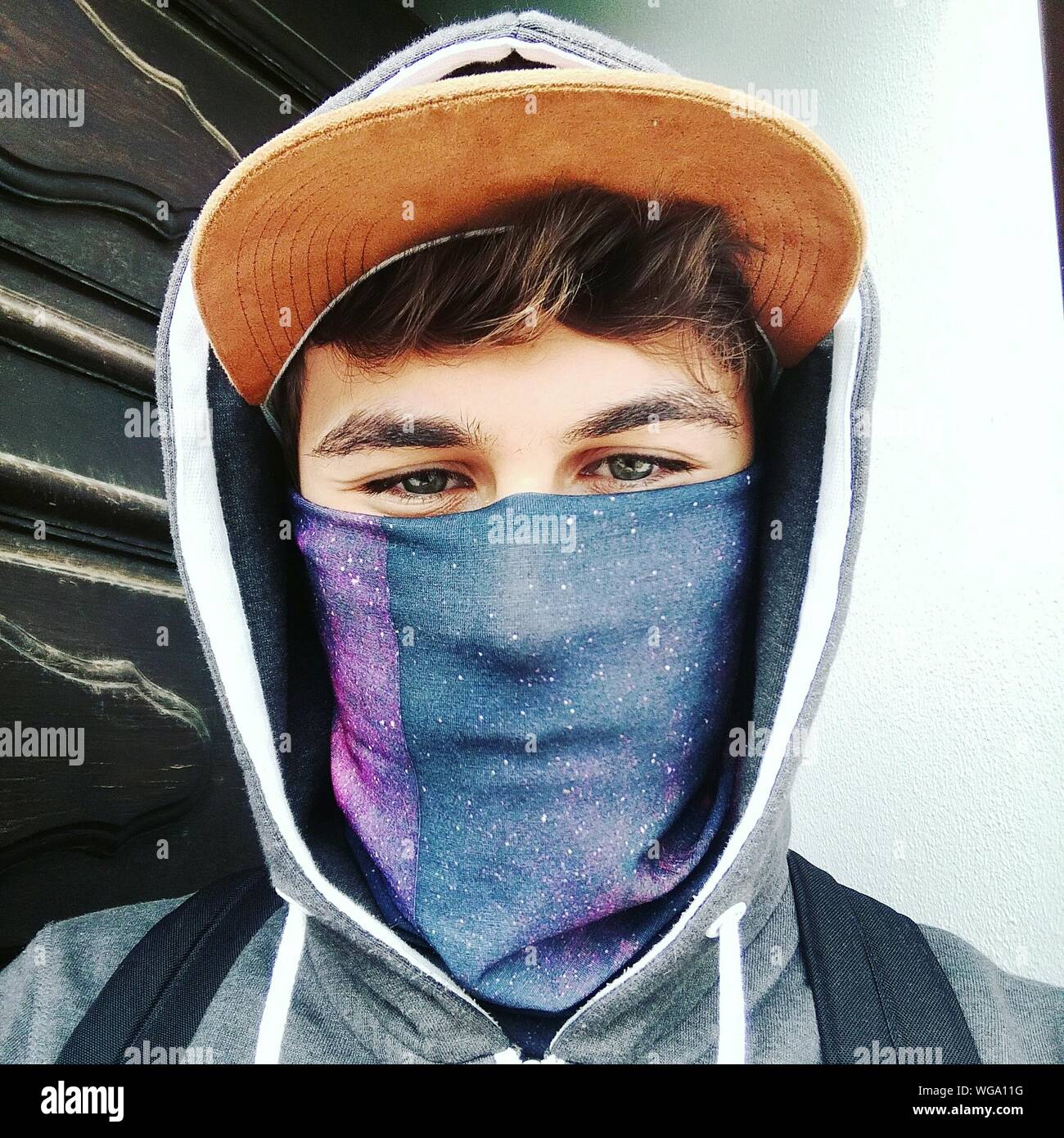 Body obscured hi-res stock photography and images - Alamy