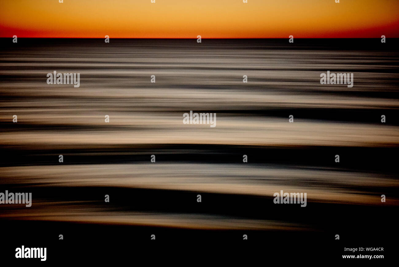 Sea level sunset hi-res stock photography and images - Alamy