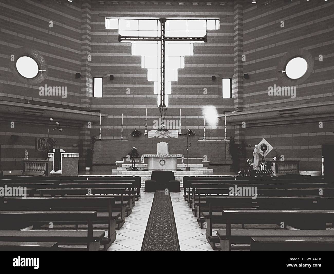 Interior decor of the cathedral hi-res stock photography and images - Alamy