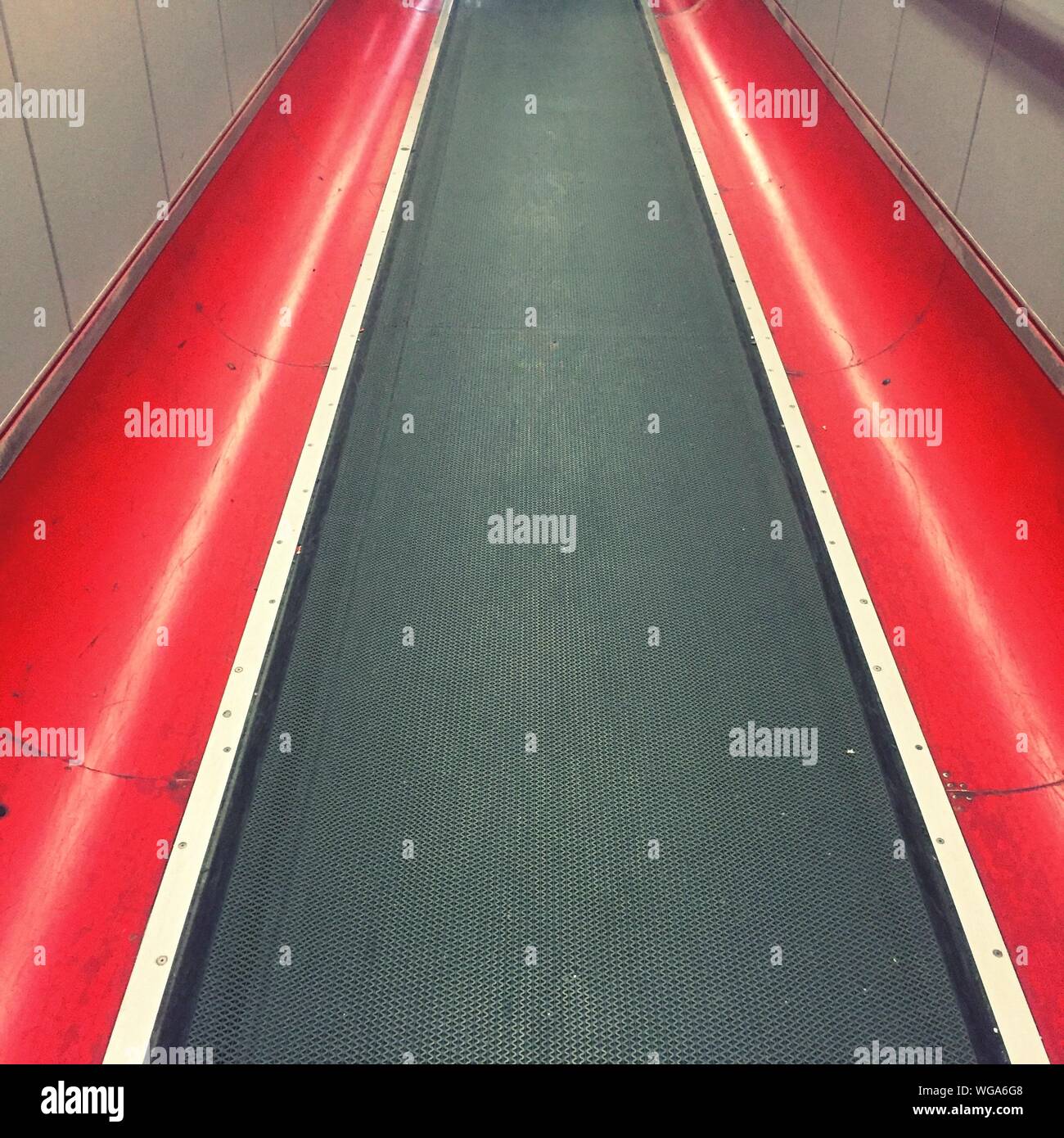 Pedestrian escalator hi-res stock photography and images - Alamy
