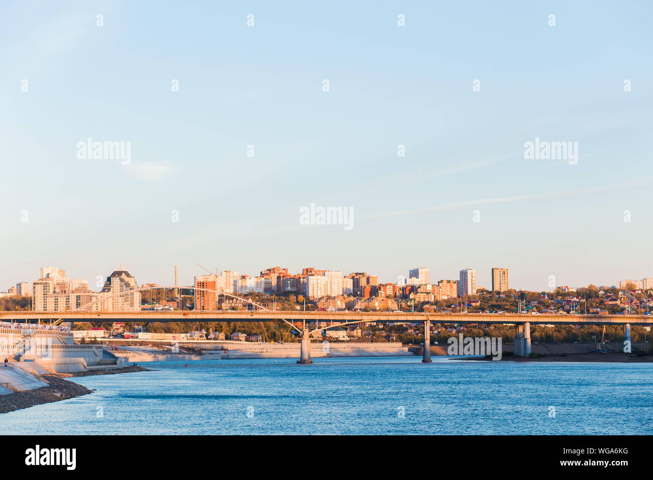 Leeds city centre skyline at night hi-res stock photography and images ...