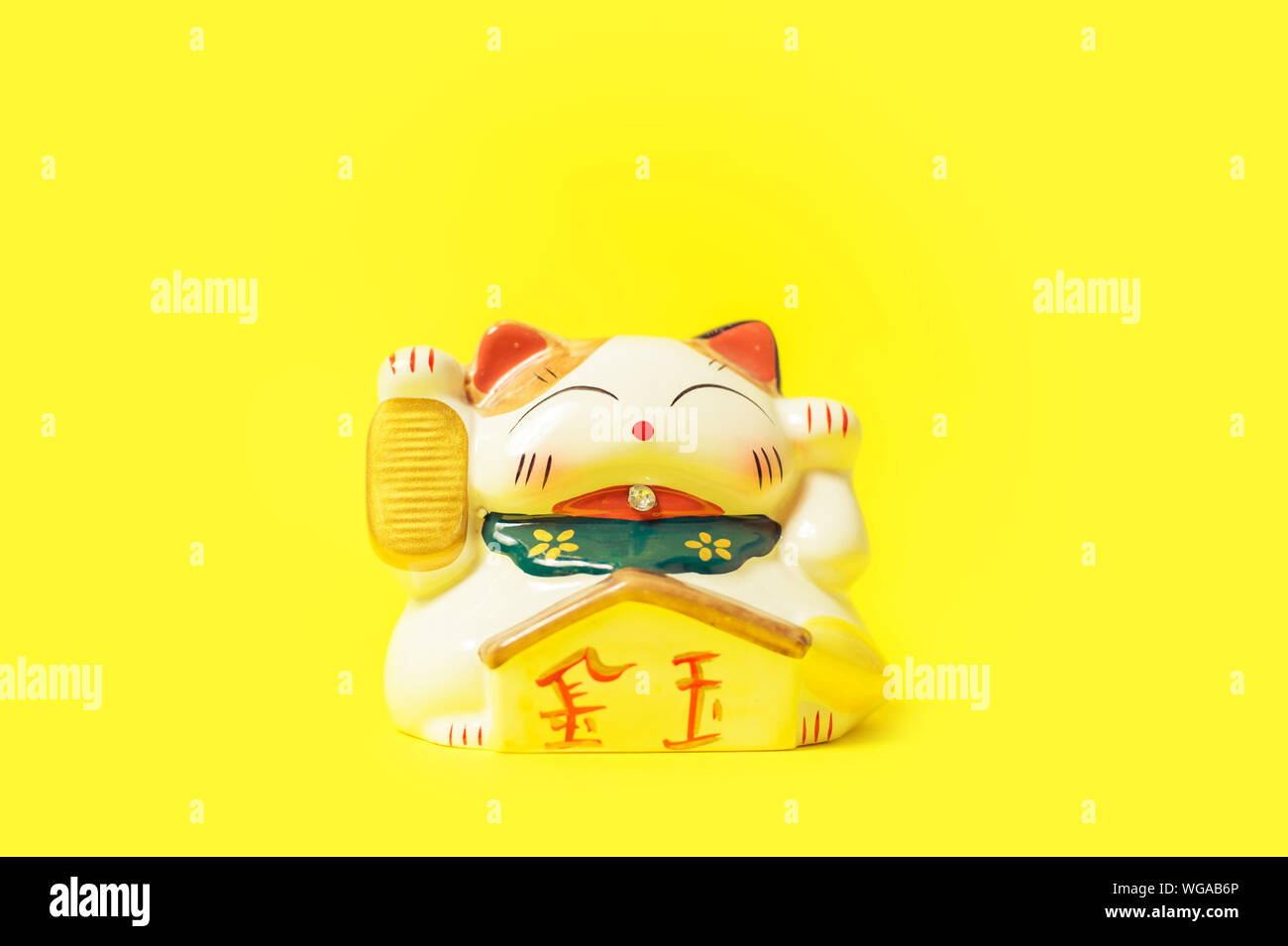 Japanese porcelain figure hi-res stock photography and images - Alamy
