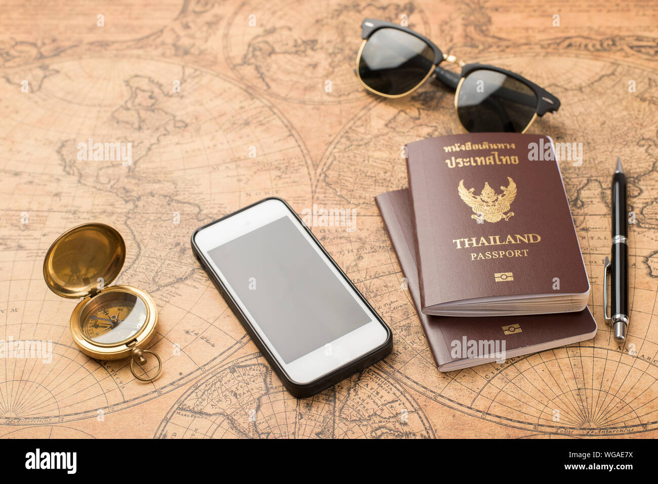 Compass map pen hi-res stock photography and images - Alamy