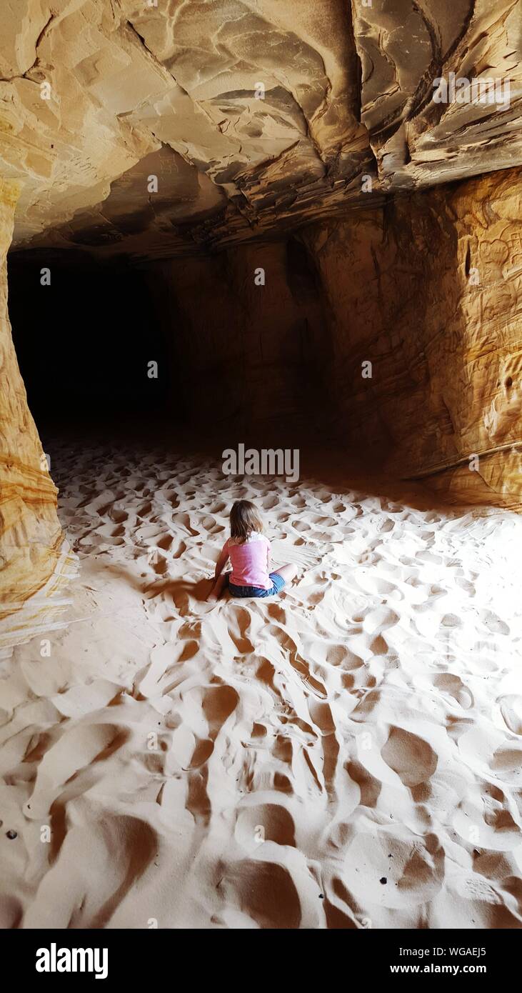 Cave outside of cave hi-res stock photography and images - Alamy