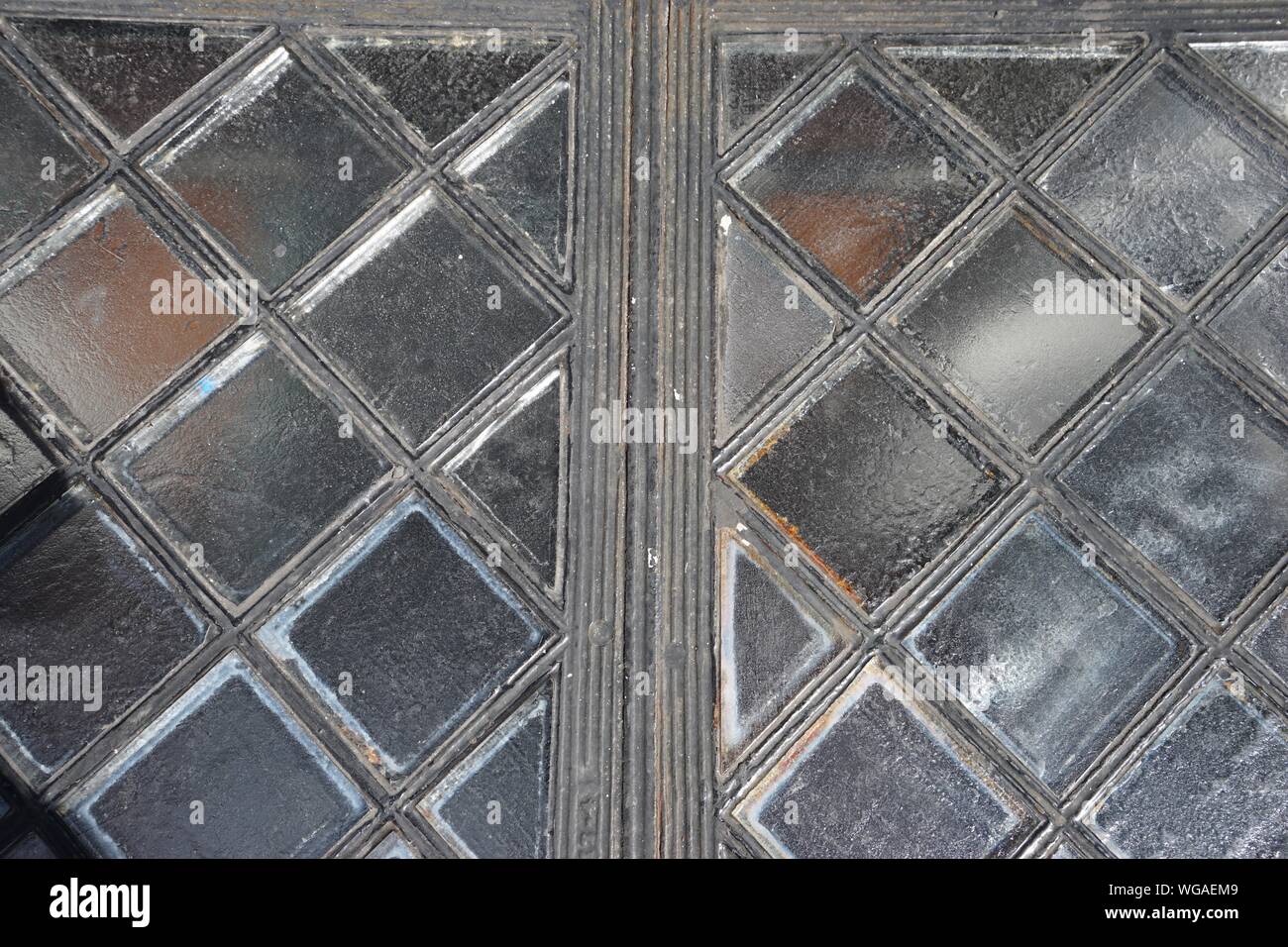 Frosted window frame hi-res stock photography and images - Alamy
