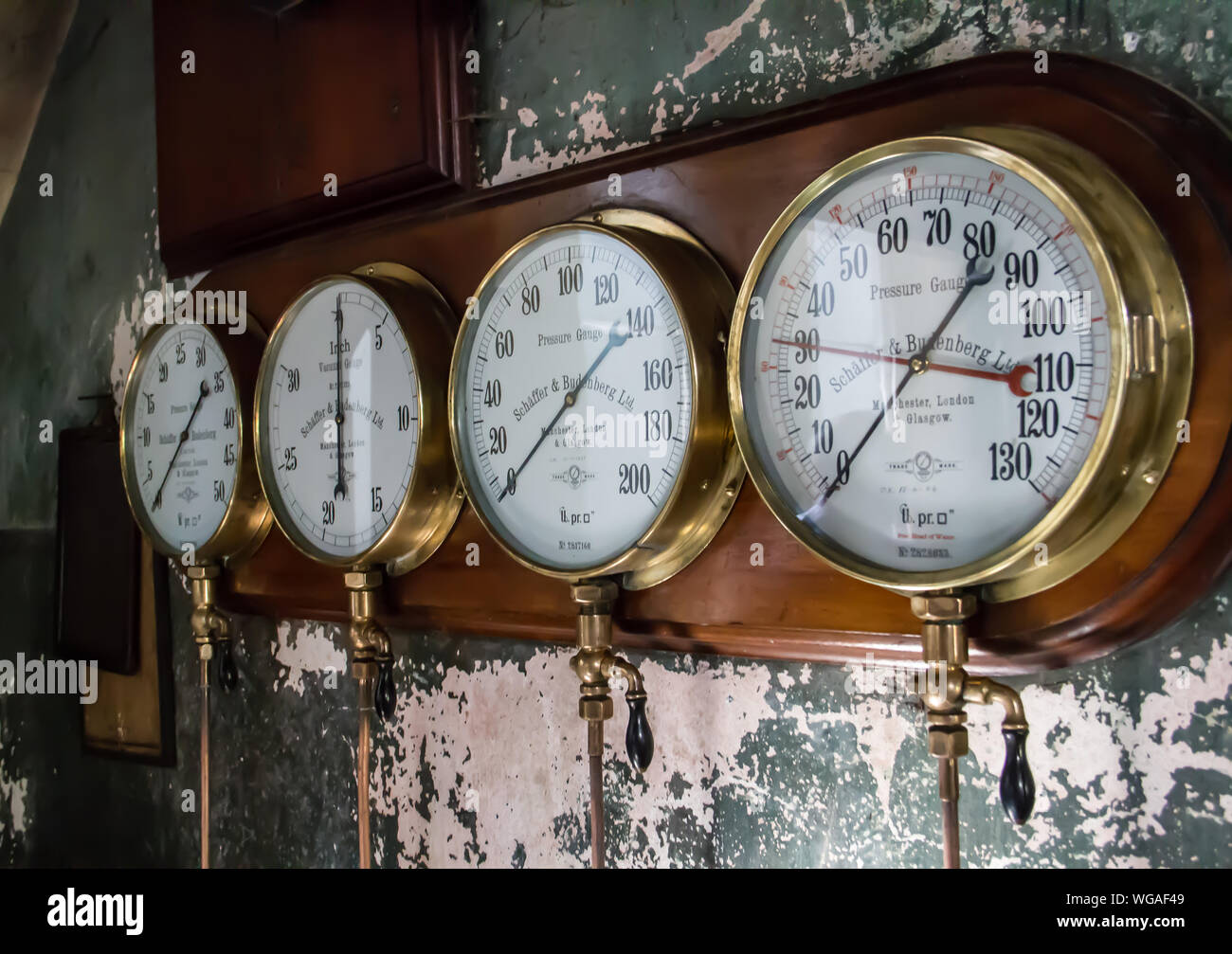 Pressure Gauges High Resolution Stock Photography and Images - Alamy
