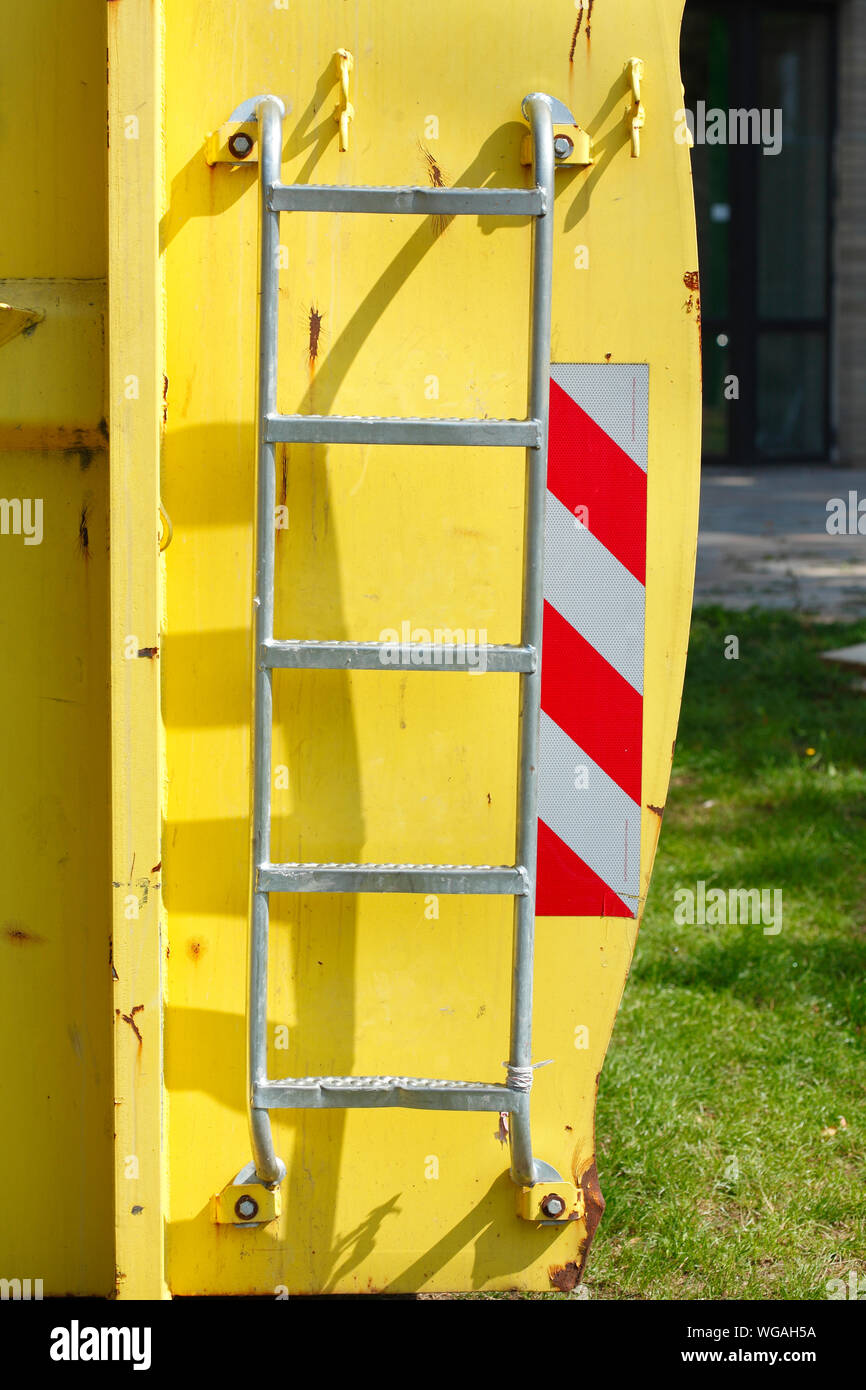 Ladder metal container hi-res stock photography and images - Alamy