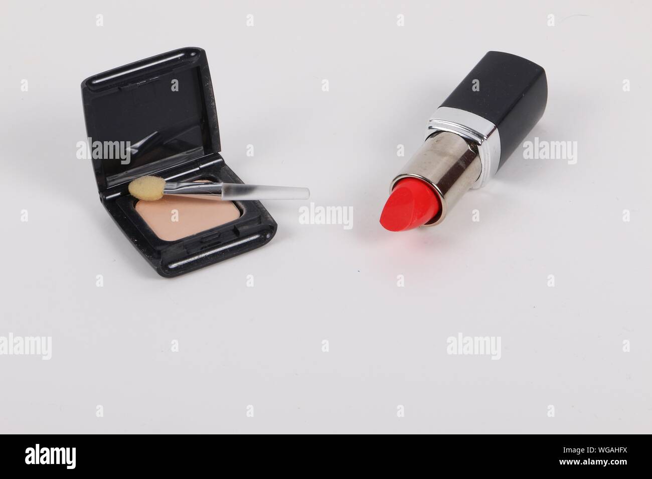 Compact lipstick hi-res stock photography and images - Alamy