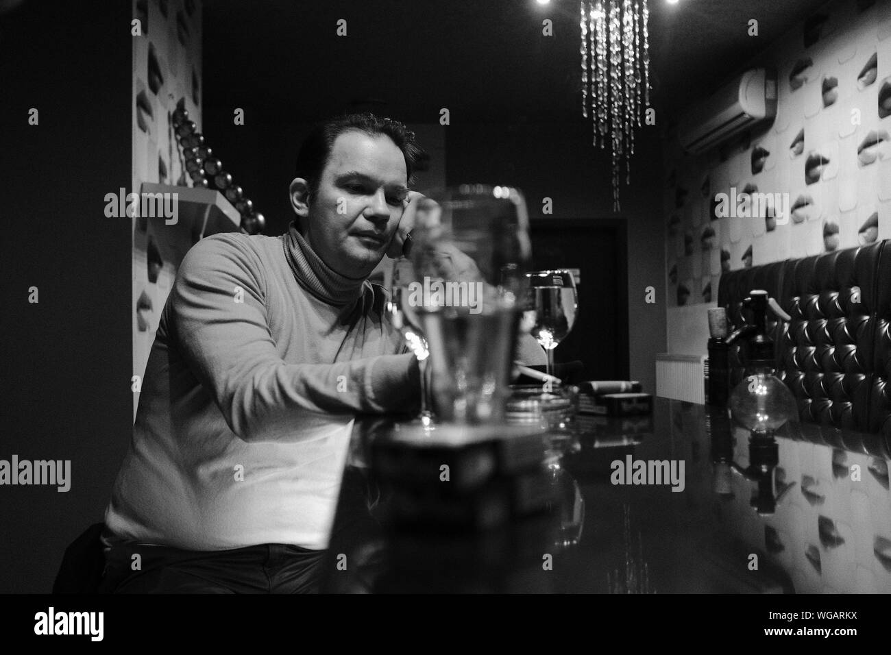 Smoking in bar hi-res stock photography and images - Alamy
