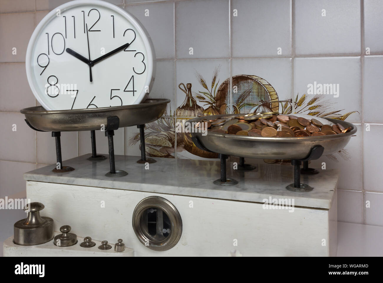 Antique scale coin hi-res stock photography and images - Alamy