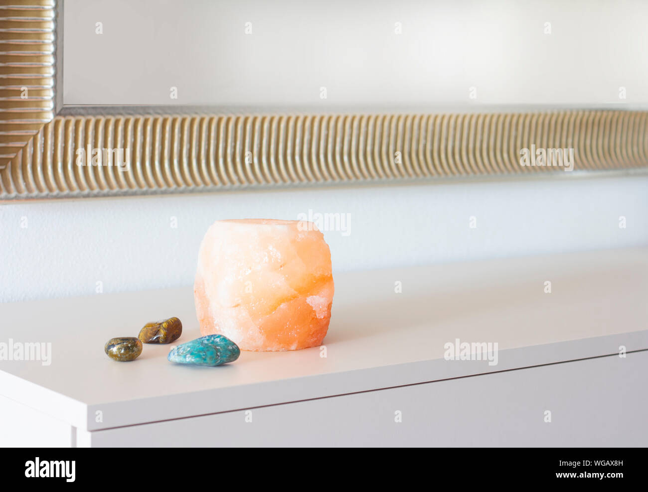 Himalayan salt lamp hi-res stock photography and images - Alamy