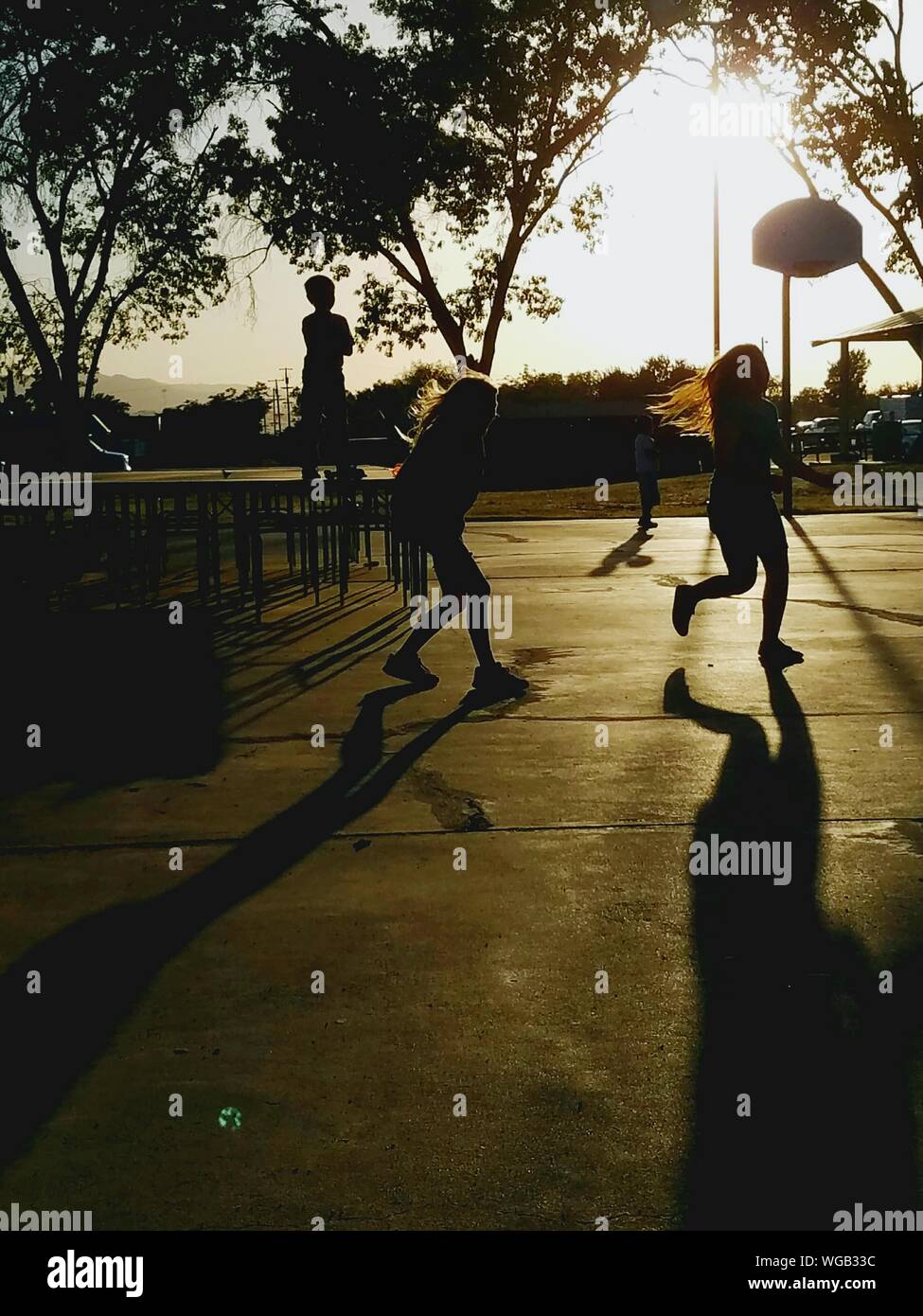 Children playing on street hi-res stock photography and images - Alamy