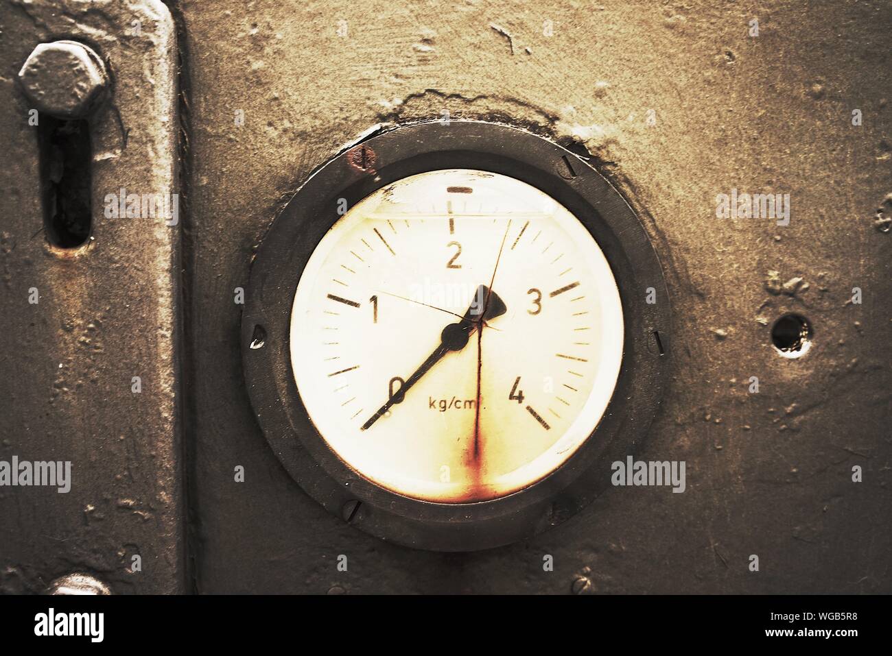 Broken gauge hi-res stock photography and images - Alamy
