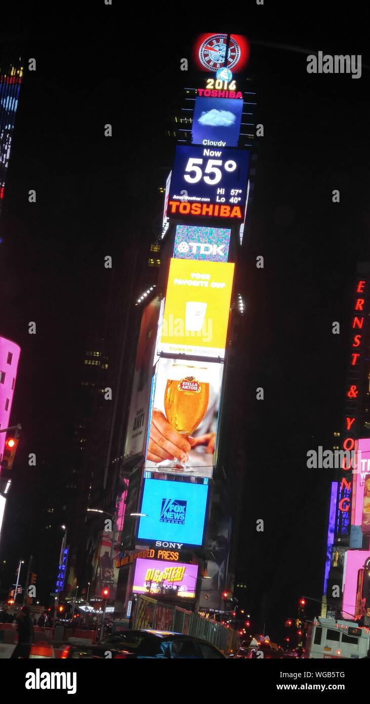 Illuminated advertising signs hi-res stock photography and images - Alamy
