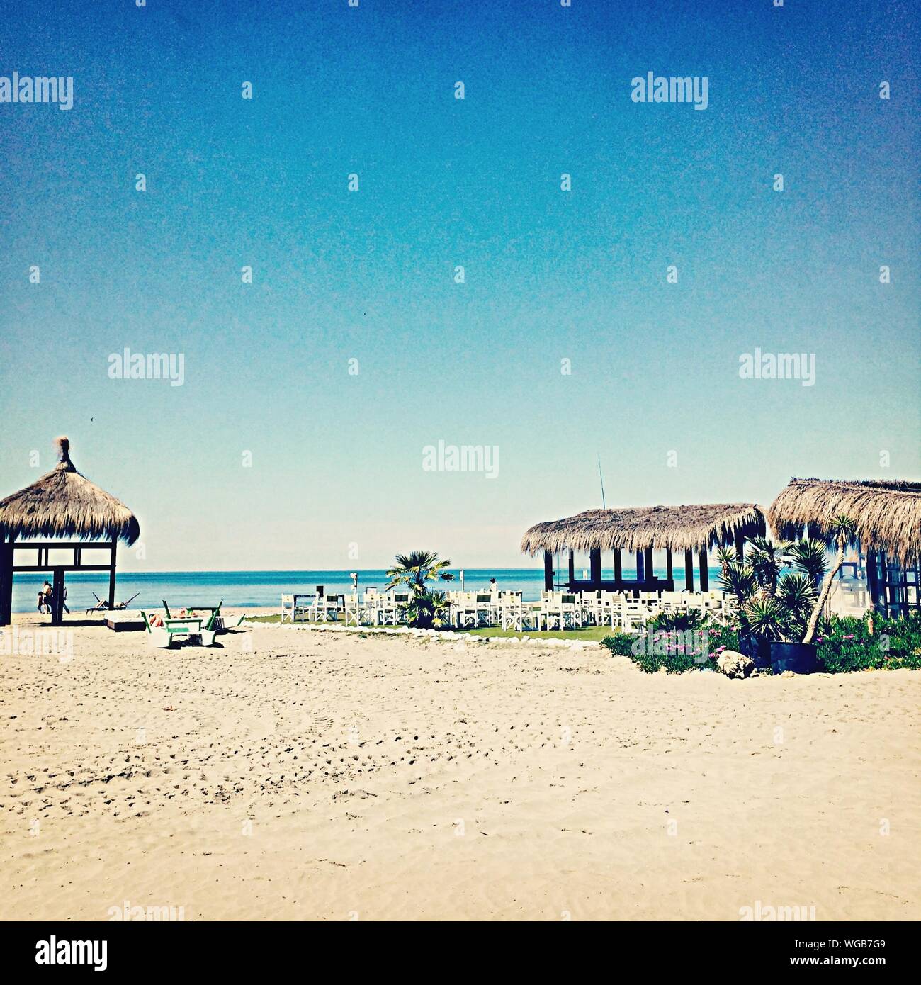 Sun and sandy hi-res stock photography and images - Alamy