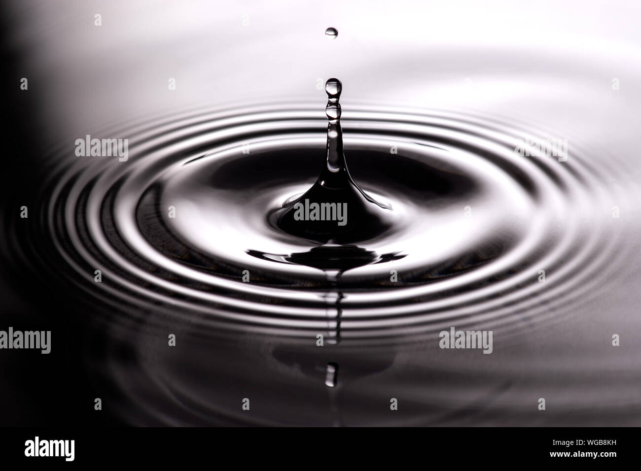 Water drops fascinating moments Stock Photo - Alamy