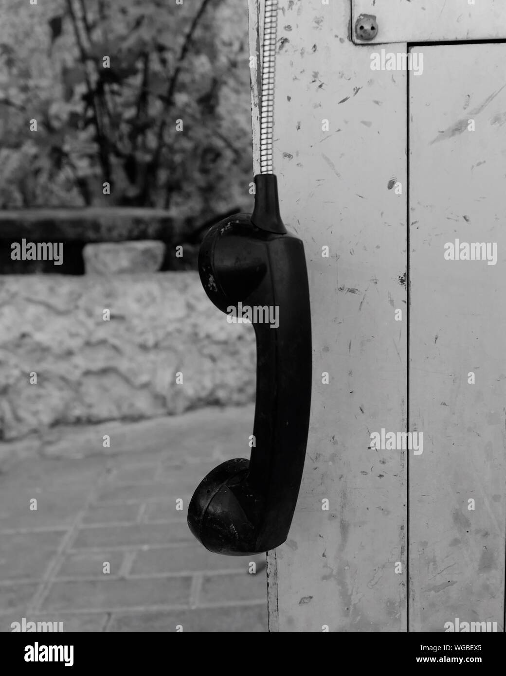 Hanging up pay phone receiver hi-res stock photography and images - Alamy
