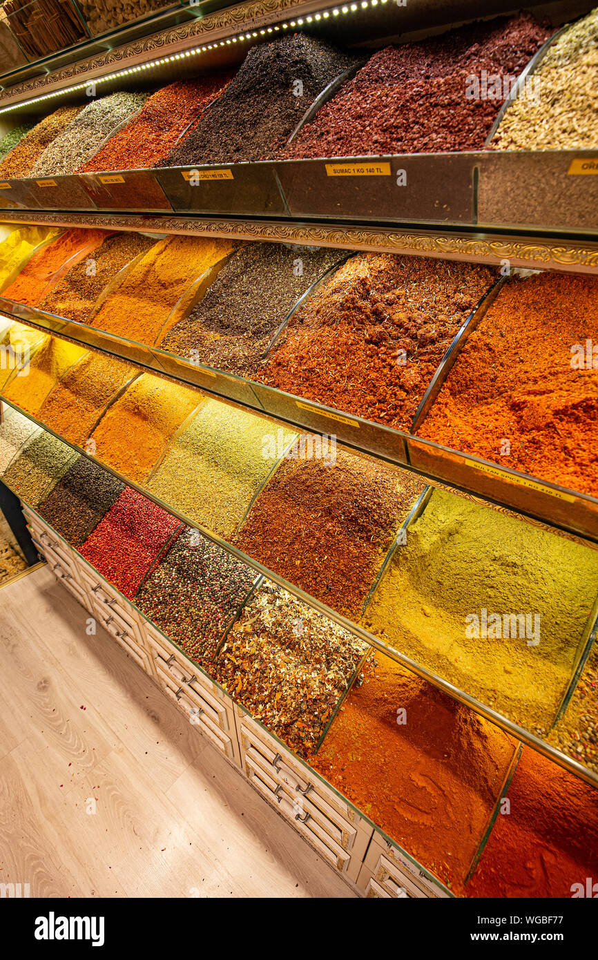 Spice assortment hi-res stock photography and images - Alamy