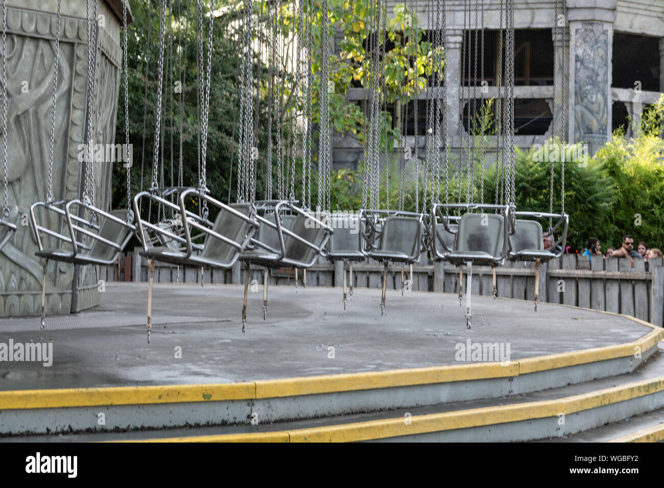 Deserted theme park hi-res stock photography and images - Alamy