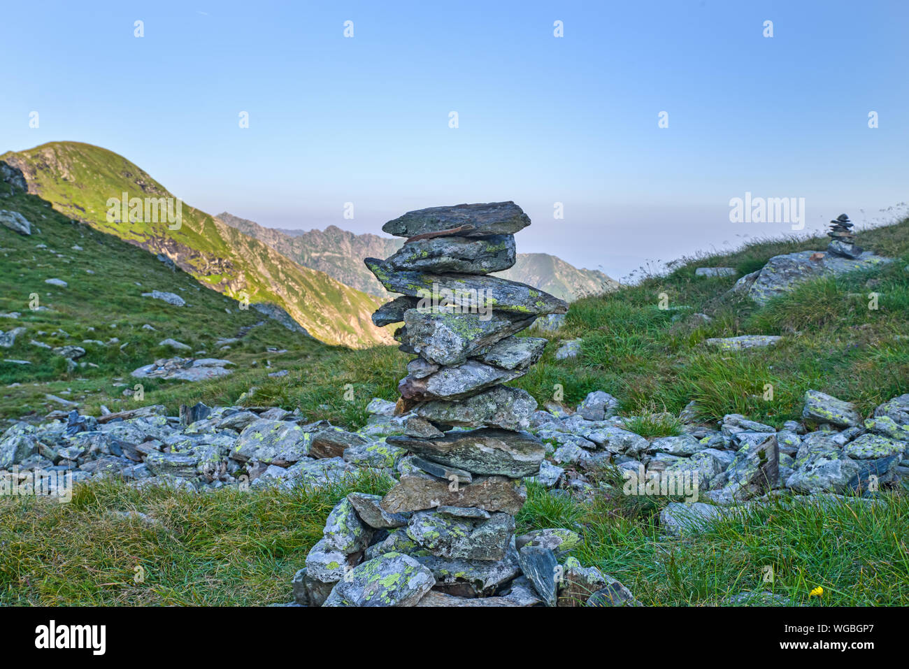 Middle stack mountain hi-res stock photography and images - Alamy