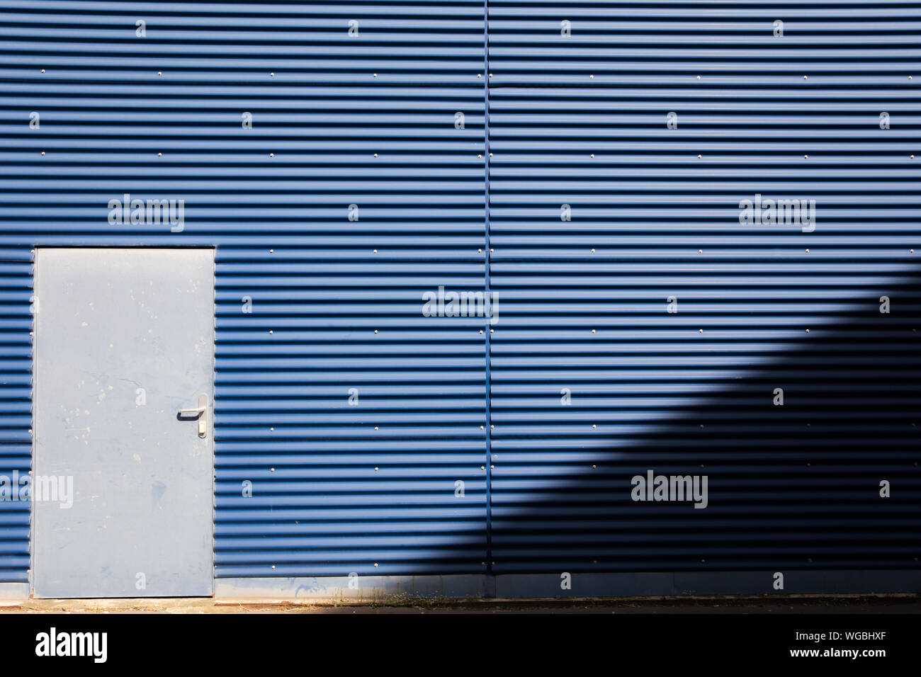 Garage door pattern hi-res stock photography and images - Alamy