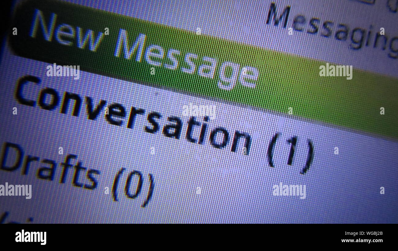 Mobile phone text on screen hi-res stock photography and images - Alamy