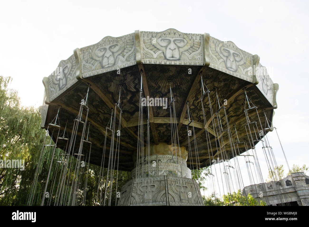 Deserted funfair hi-res stock photography and images - Alamy