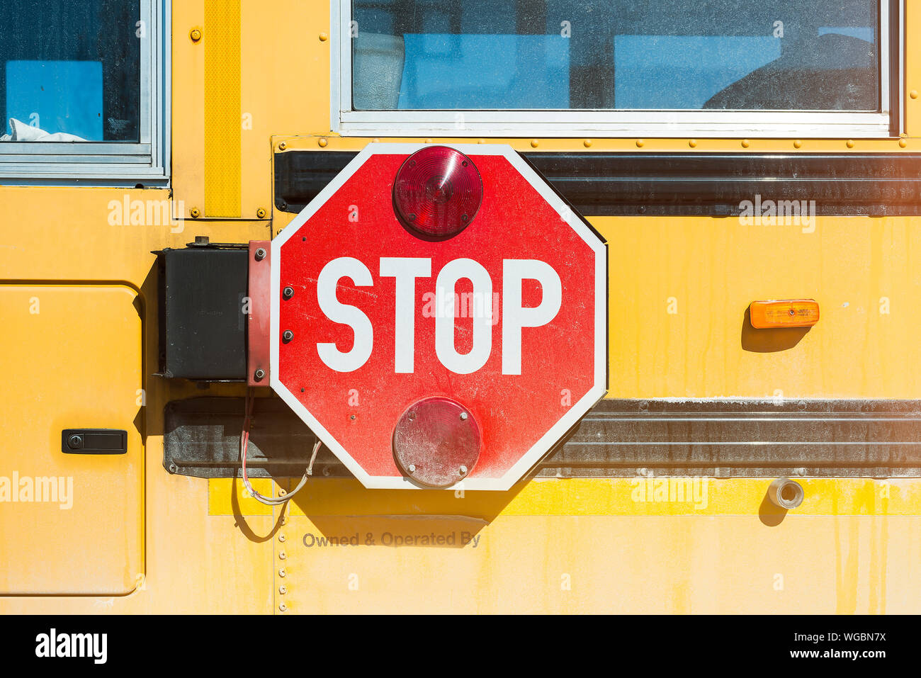 Stop sign bus hi-res stock photography and images - Alamy