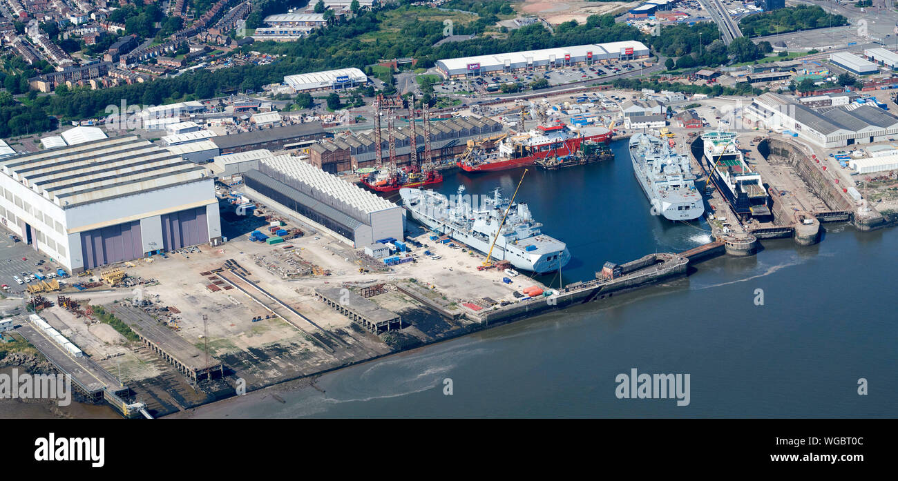 Construction at camell laird shipyard hi-res stock photography and ...