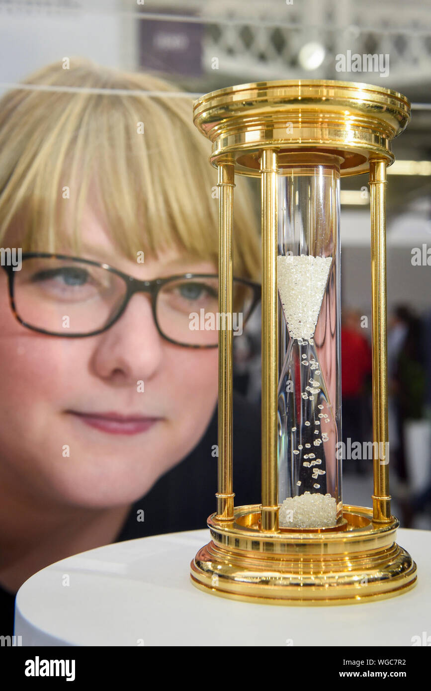 Brass egg timer hi-res stock photography and images - Alamy