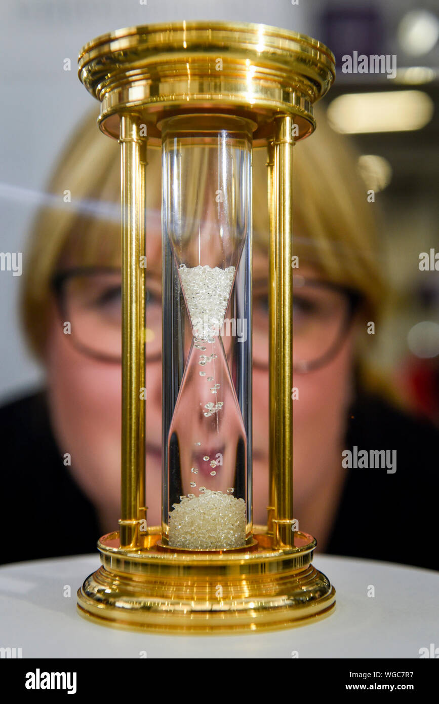 Traditional egg timer hi-res stock photography and images - Alamy