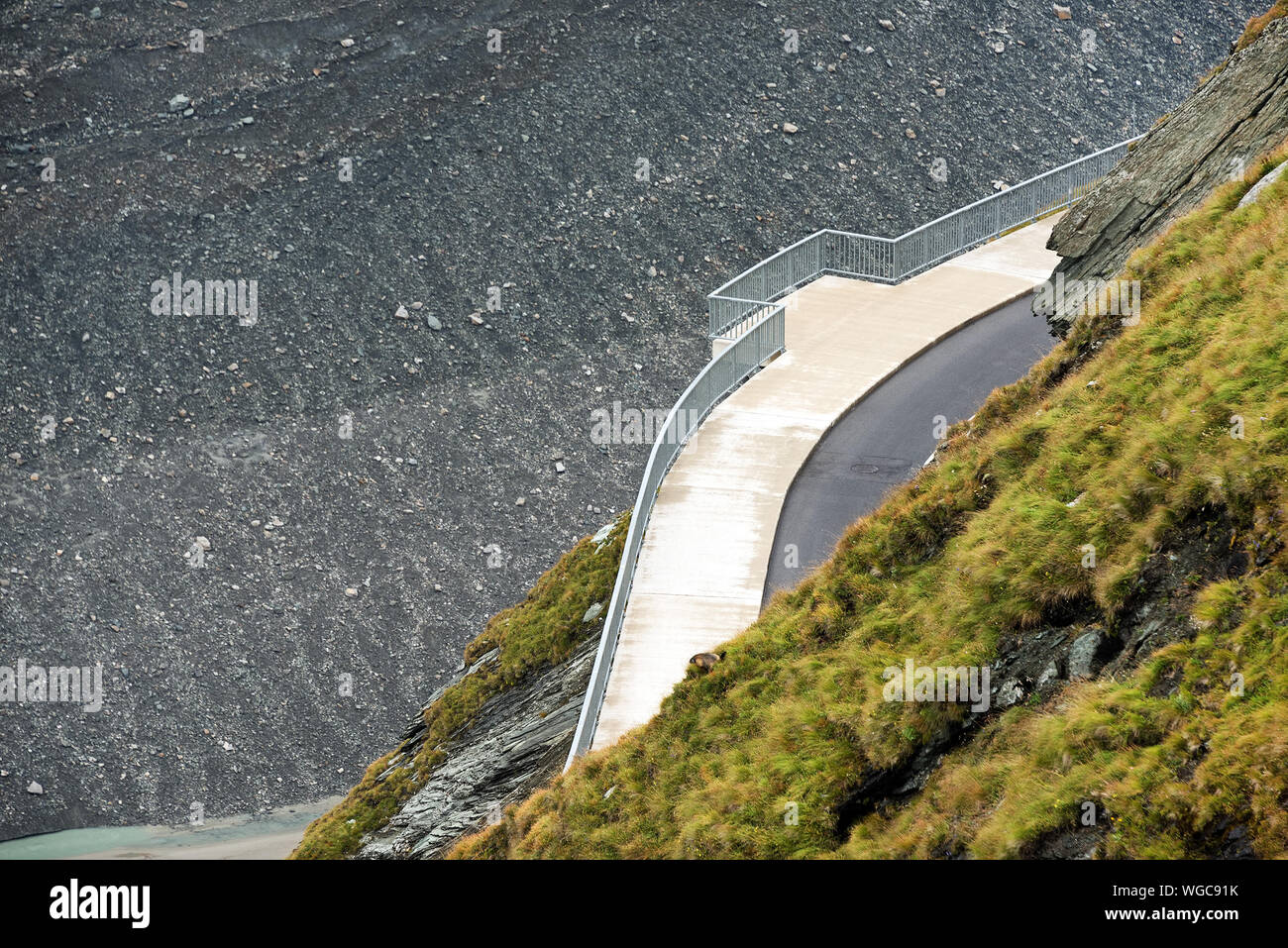 Dam road hi-res stock photography and images - Alamy